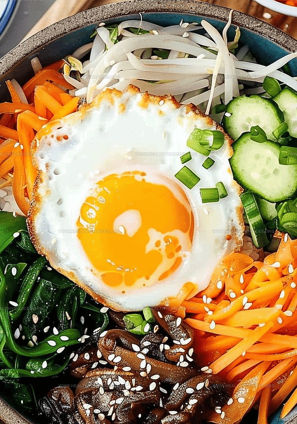 Traditional Bibimbap Rice Bowl Recipe with Veggies and Beef - Healthy ...